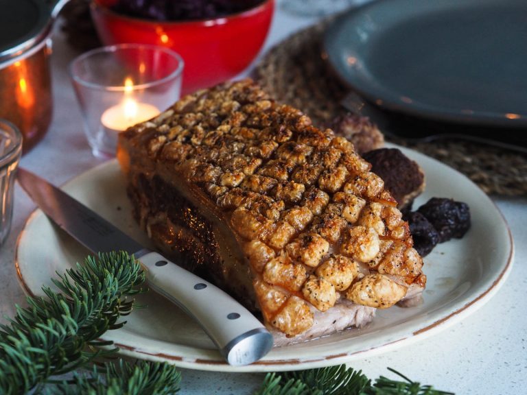 Klassisk ribbe som er langtidsstekt (perfekt svor)
